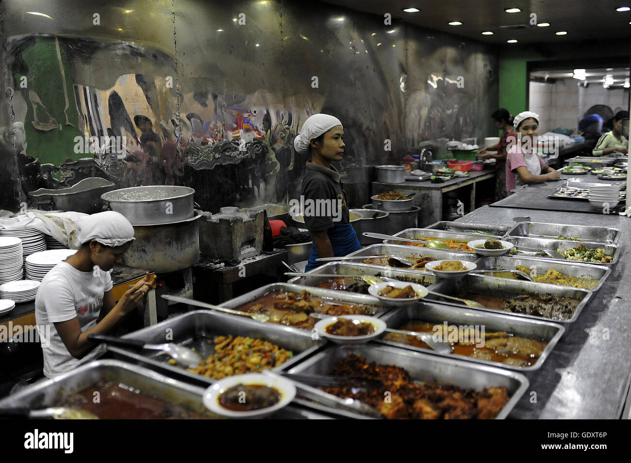 MYANMAR. Phyu. 2014. Yangon Mandalay Highway Rest Area Stock Photo - Alamy