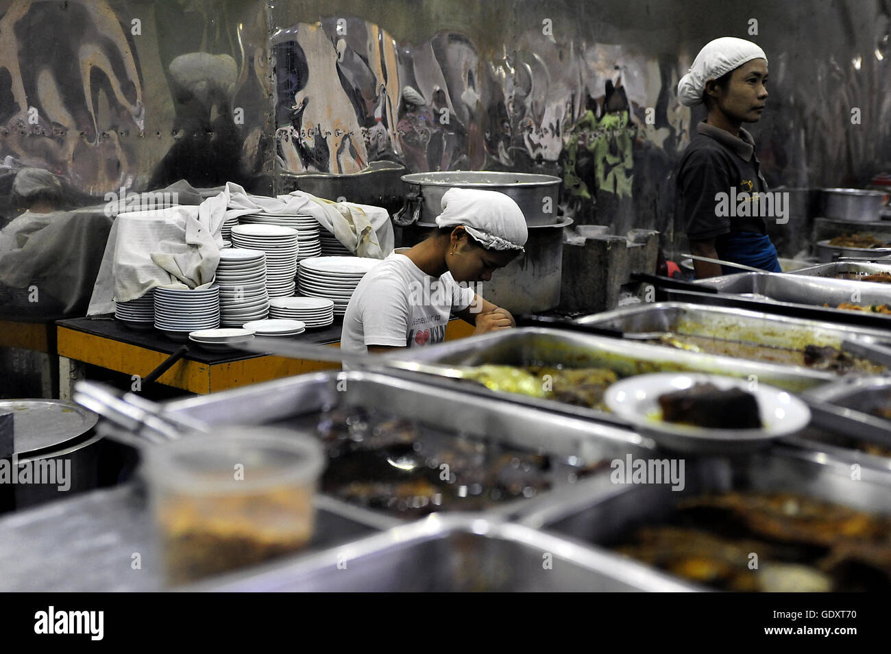 MYANMAR. Phyu. 2014. Yangon Mandalay Highway Rest Area Stock Photo - Alamy