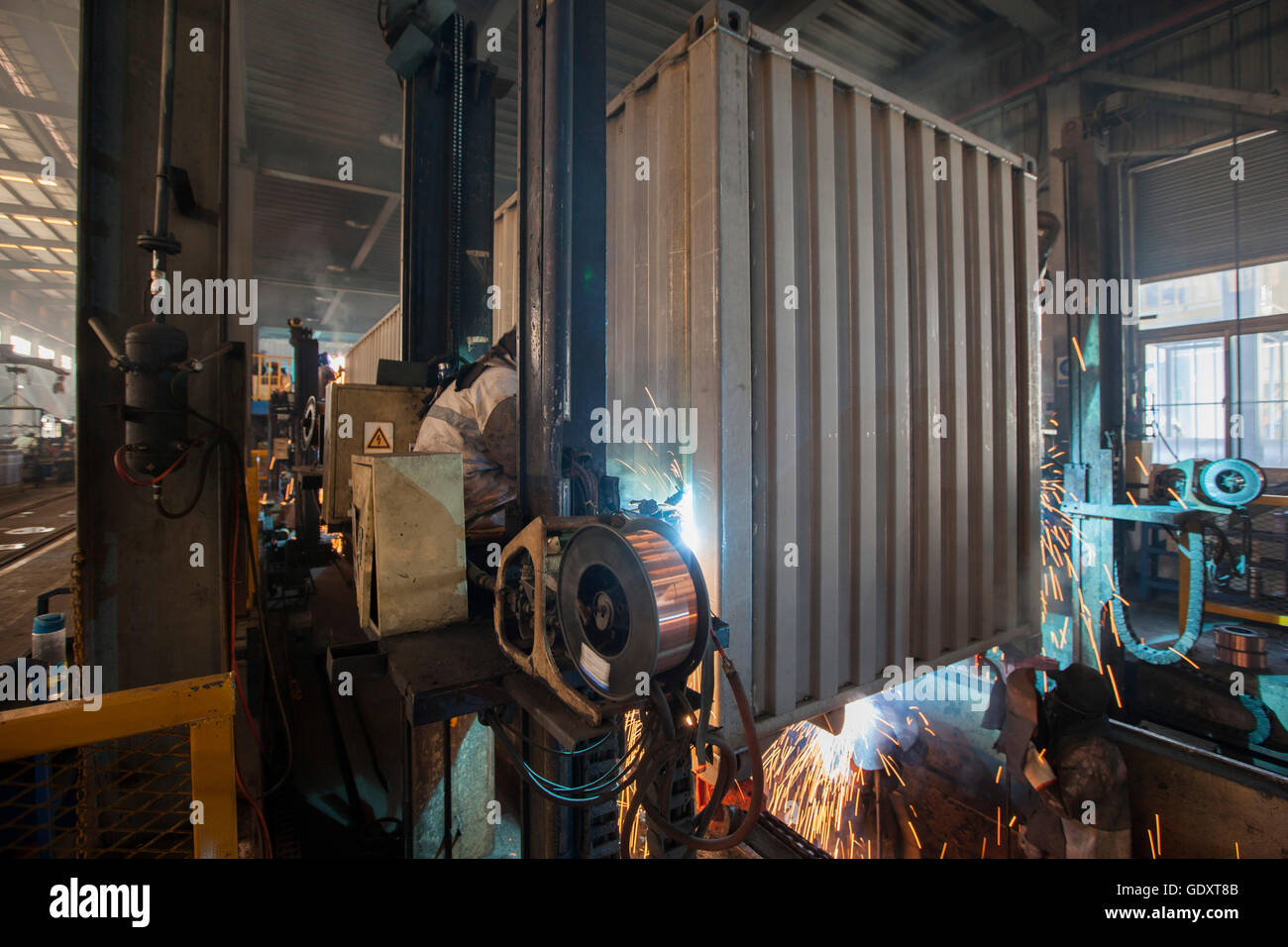 Transportcontainer hi-res stock photography and images - Alamy