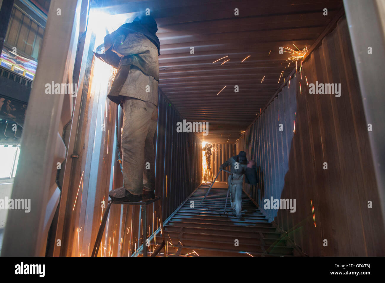 Transportcontainer hi-res stock photography and images - Alamy