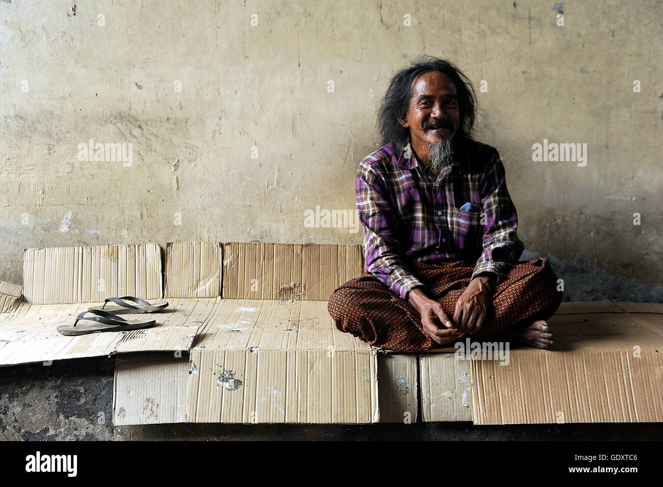 Burma myanmar homeless poverty hi-res stock photography and images - Alamy