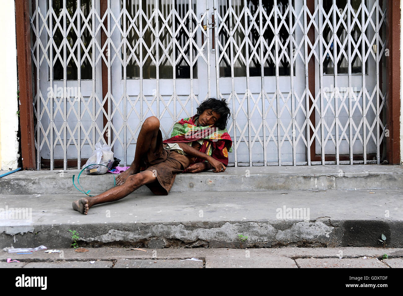 Burma myanmar homeless poverty High Resolution Stock Photography and ...