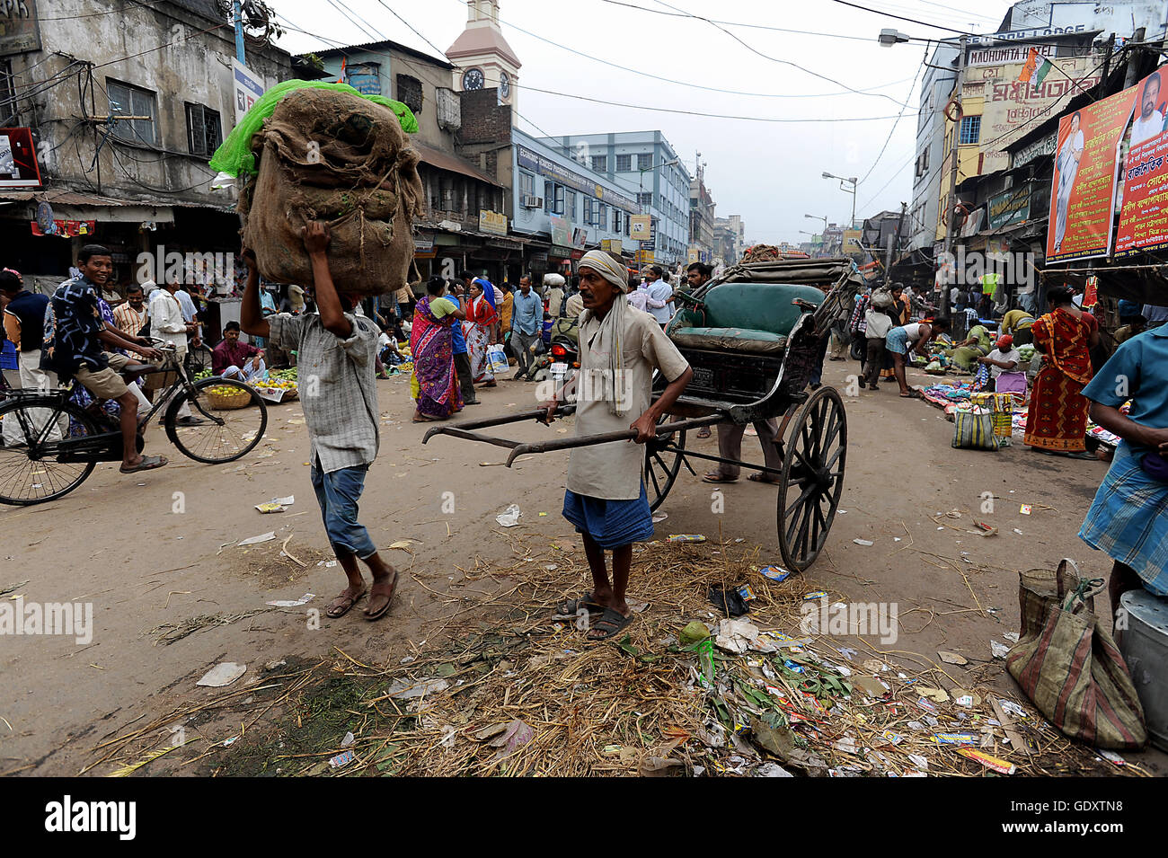INDIA. Kolkata. 2011. Rickshaw puller Stock Photo - Alamy