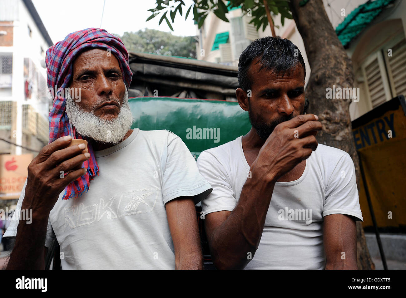 Operates a tea hi-res stock photography and images - Alamy