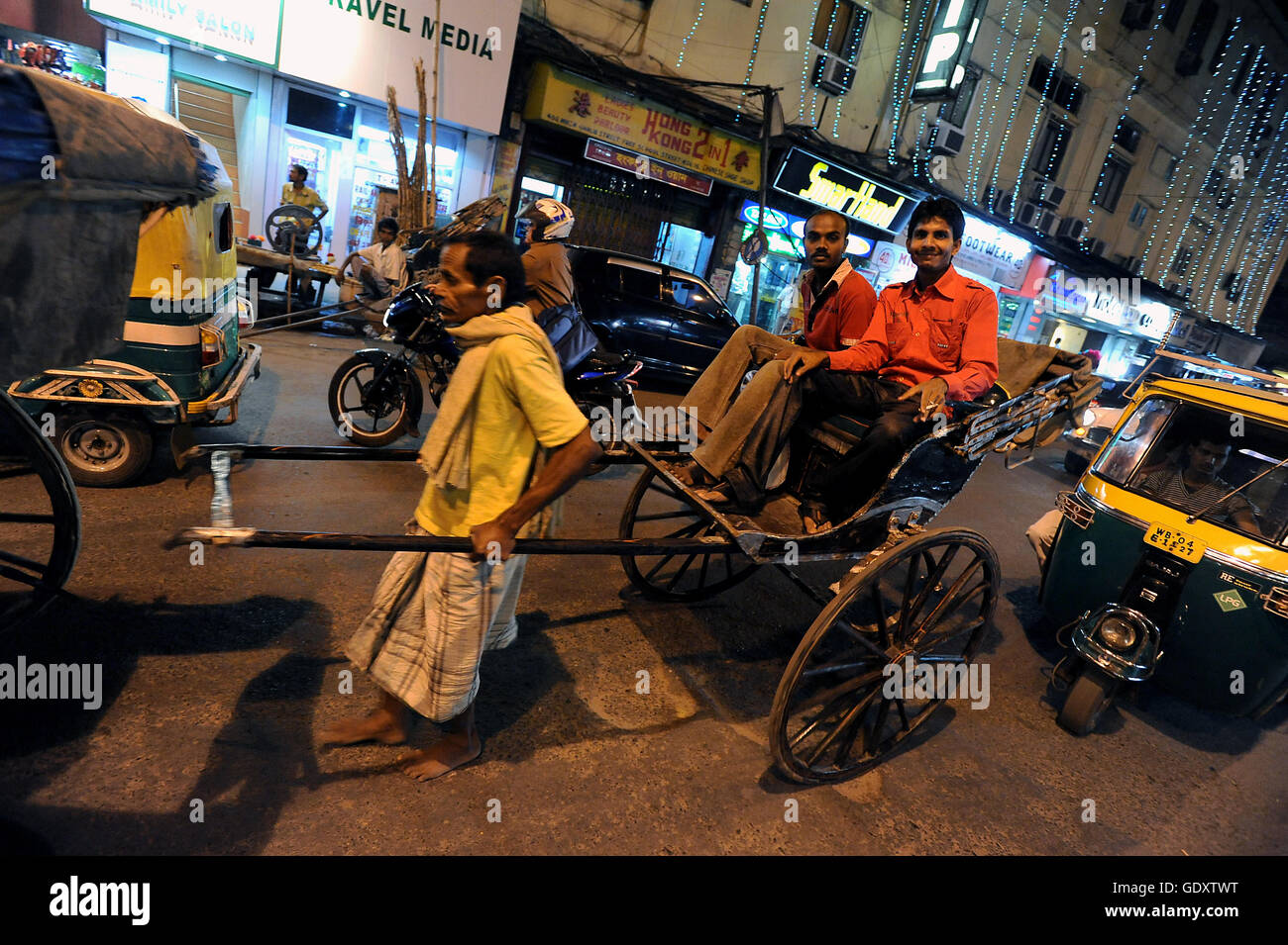 INDIA. Kolkata. 2011. Rickshaw puller Stock Photo - Alamy