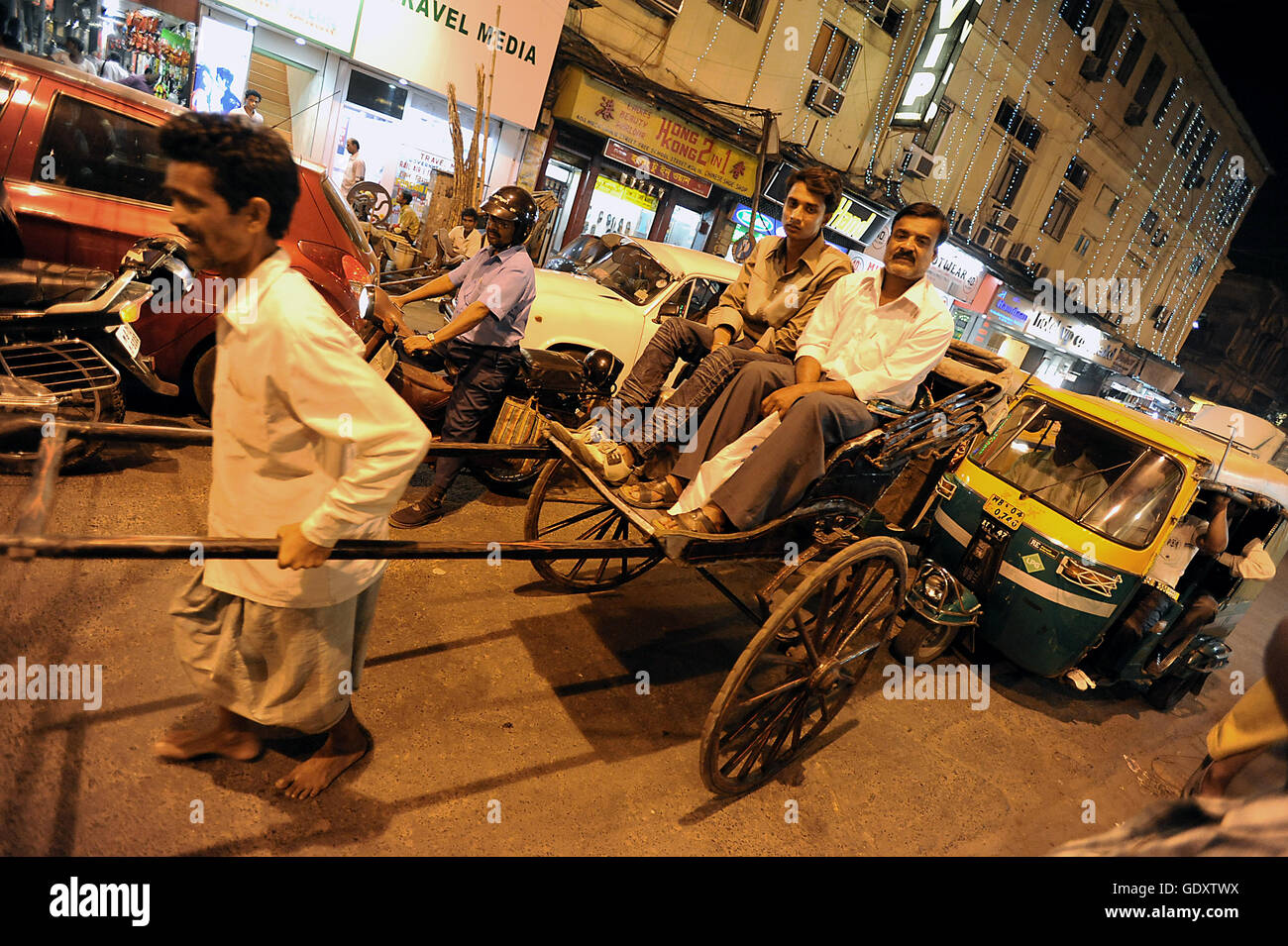 INDIA. Kolkata. 2011. Rickshaw puller Stock Photo - Alamy