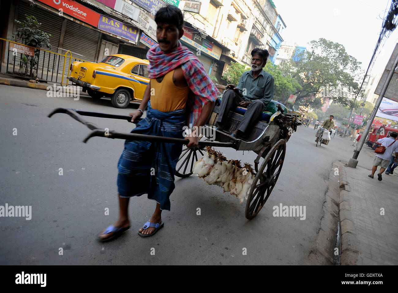 INDIA. Kolkata. 2011. Rickshaw puller Stock Photo - Alamy