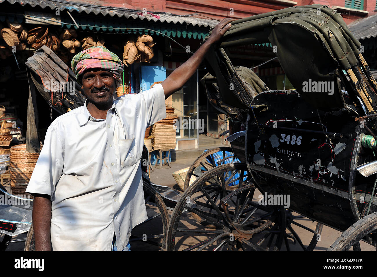 INDIA. Kolkata. 2011. Rickshaw puller Stock Photo - Alamy
