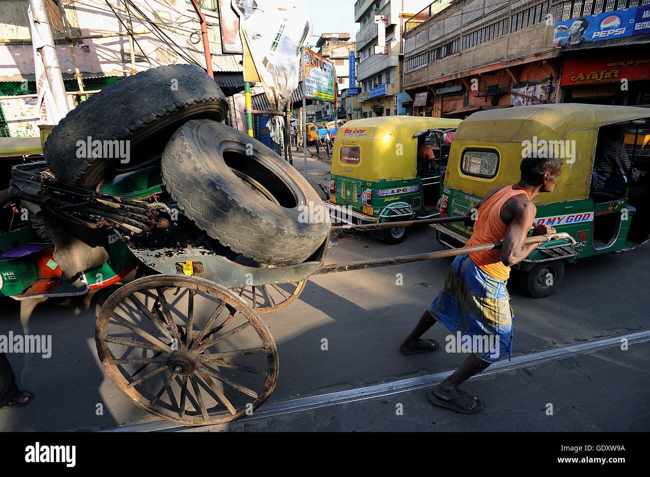 INDIA. Kolkata. 2011. Rickshaw puller Stock Photo - Alamy