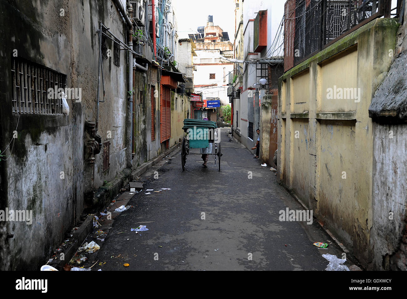 INDIA. Kolkata. 2011. Street scene Stock Photo - Alamy