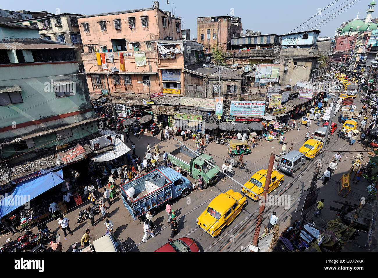 INDIA. Kolkata. 2011. Street scene Stock Photo - Alamy