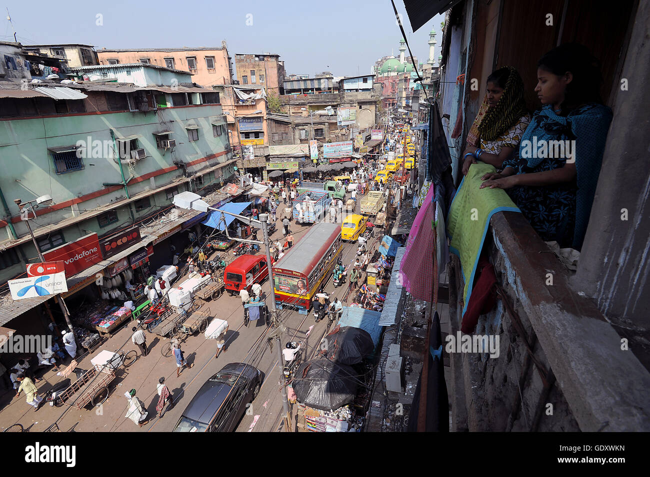 INDIA. Kolkata. 2011. Street scene Stock Photo - Alamy