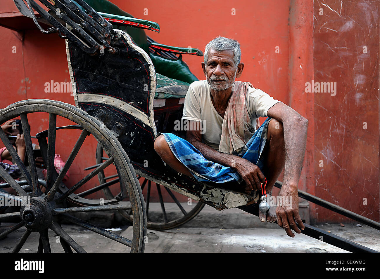INDIA. Kolkata. 2011. Rickshaw puller Stock Photo - Alamy