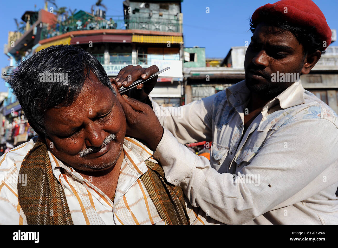 India ear cleaner hi-res stock photography and images - Alamy