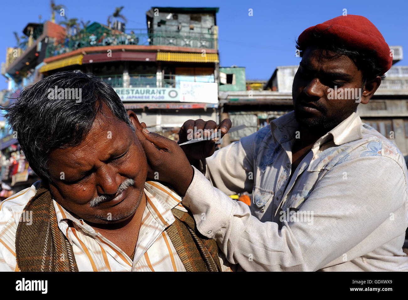 India ear cleaner hi-res stock photography and images - Alamy