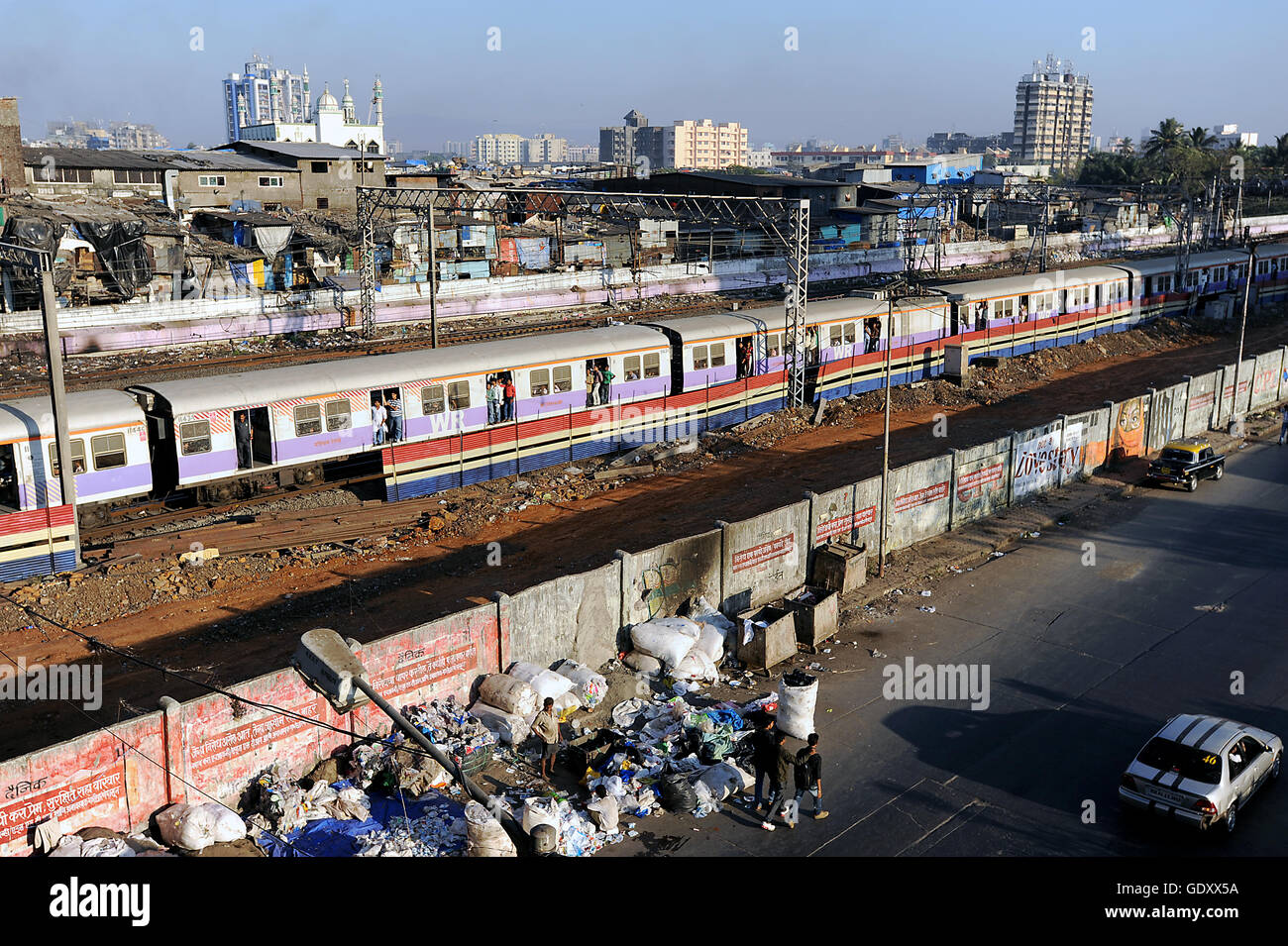 INDIA. Mumbai. 2011. View of Dharavi Stock Photo - Alamy
