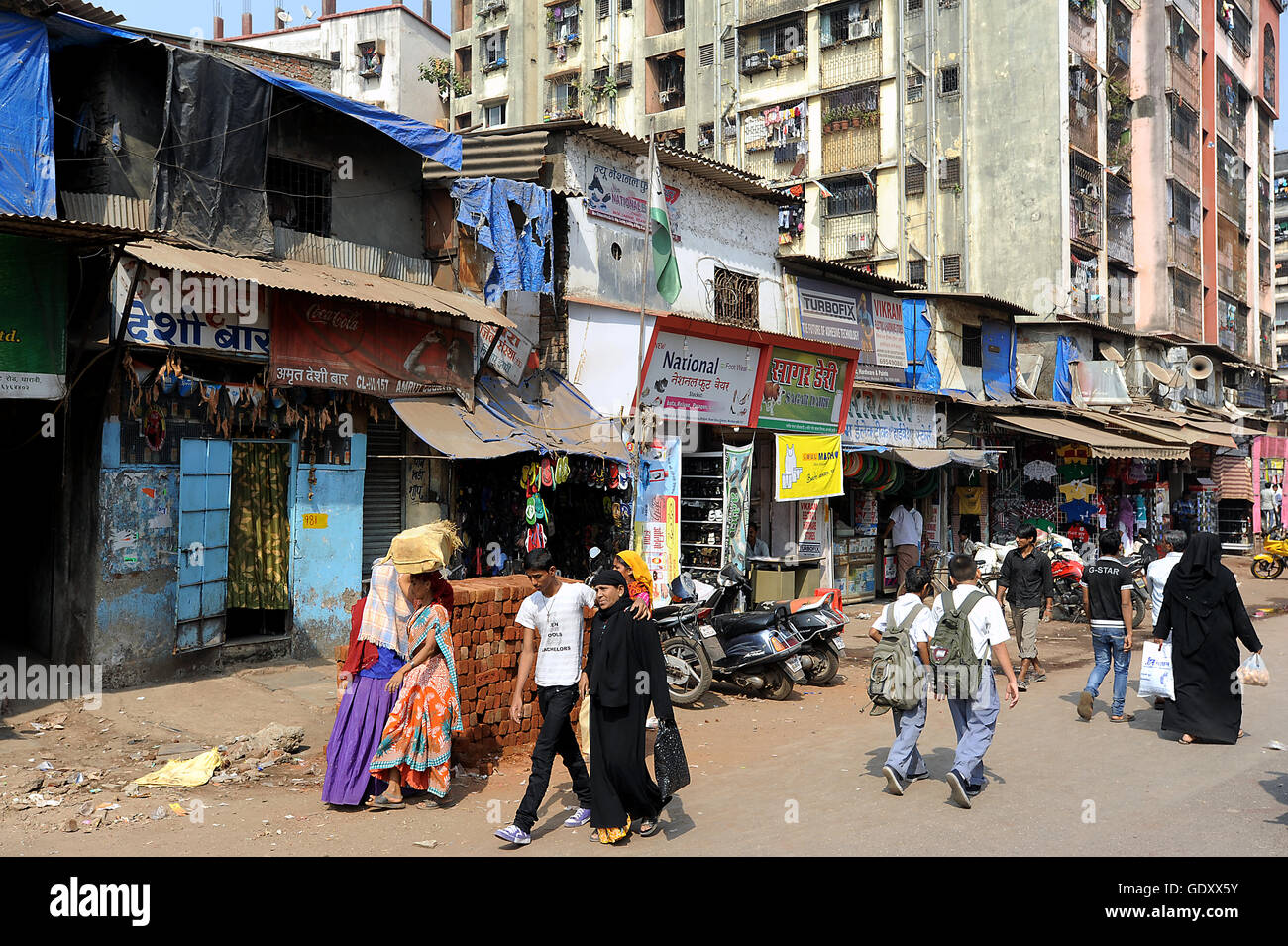 INDIA. Mumbai. 2011. Street scene in Dharavi Stock Photo - Alamy
