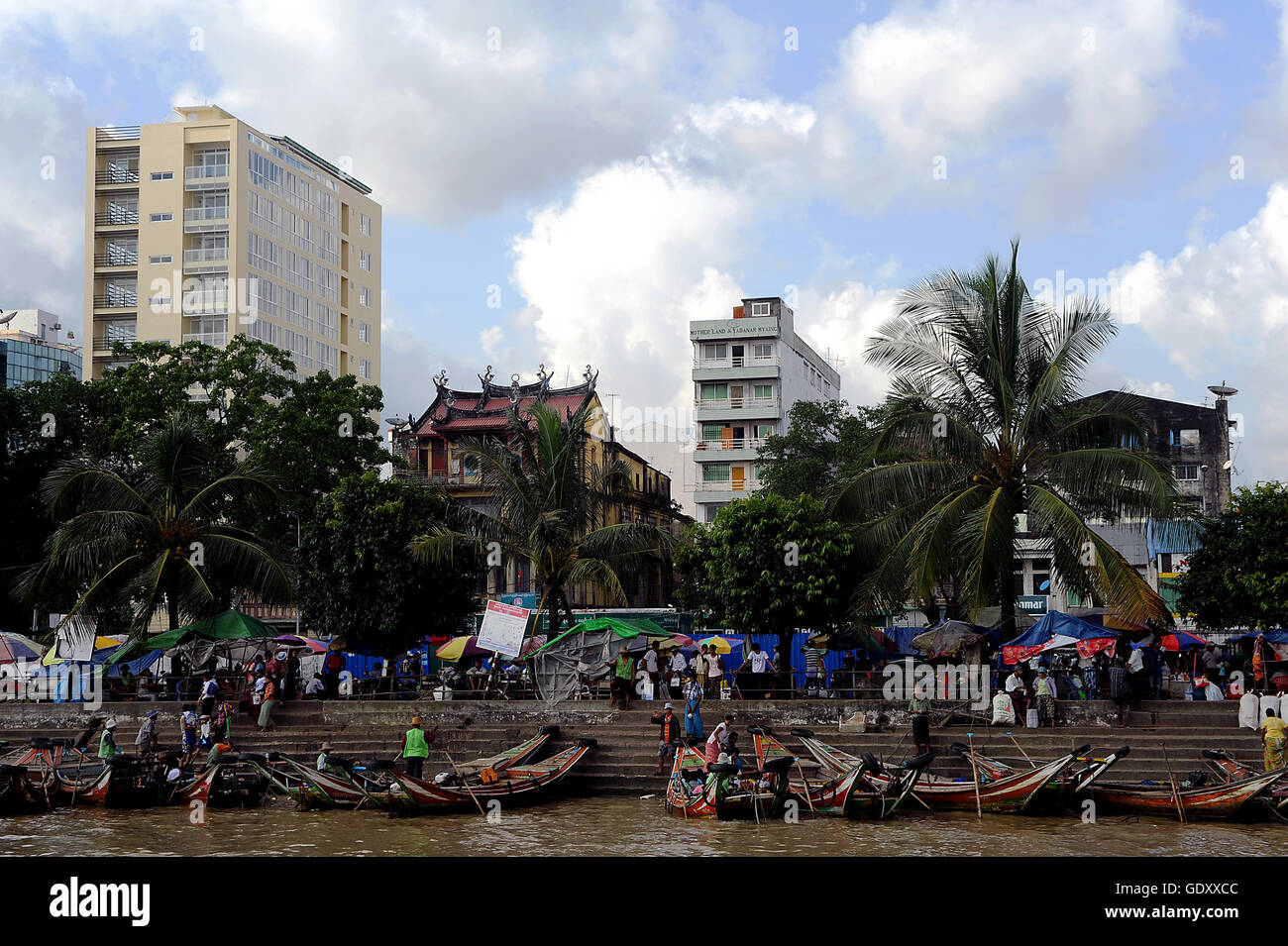Dala yangon river hi-res stock photography and images - Alamy