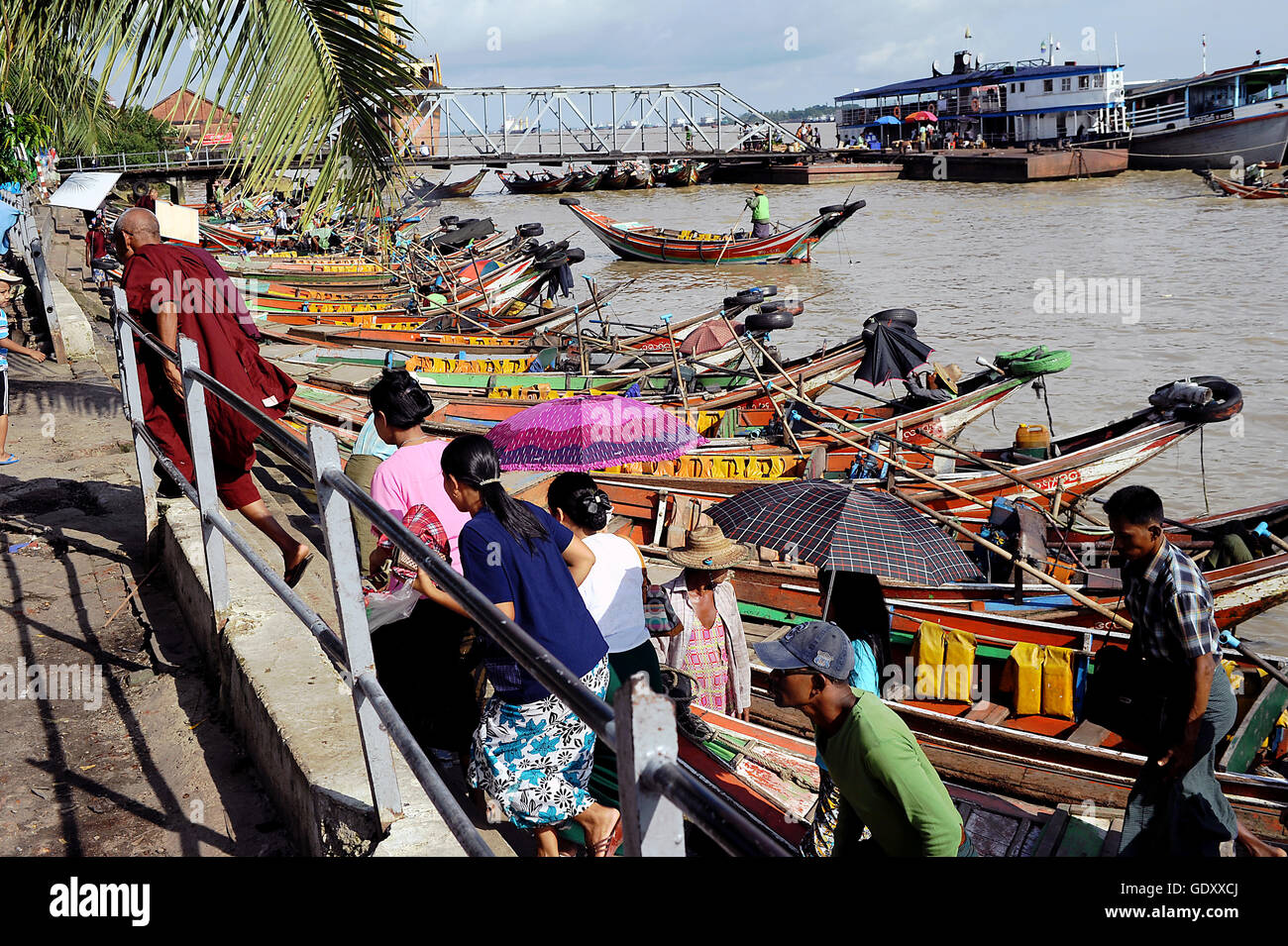 Dala yangon river hi-res stock photography and images - Alamy