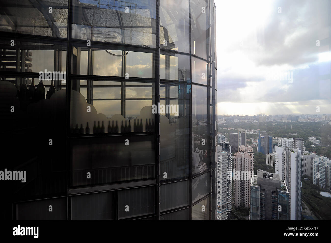 Ion sky singapore hi-res stock photography and images - Alamy