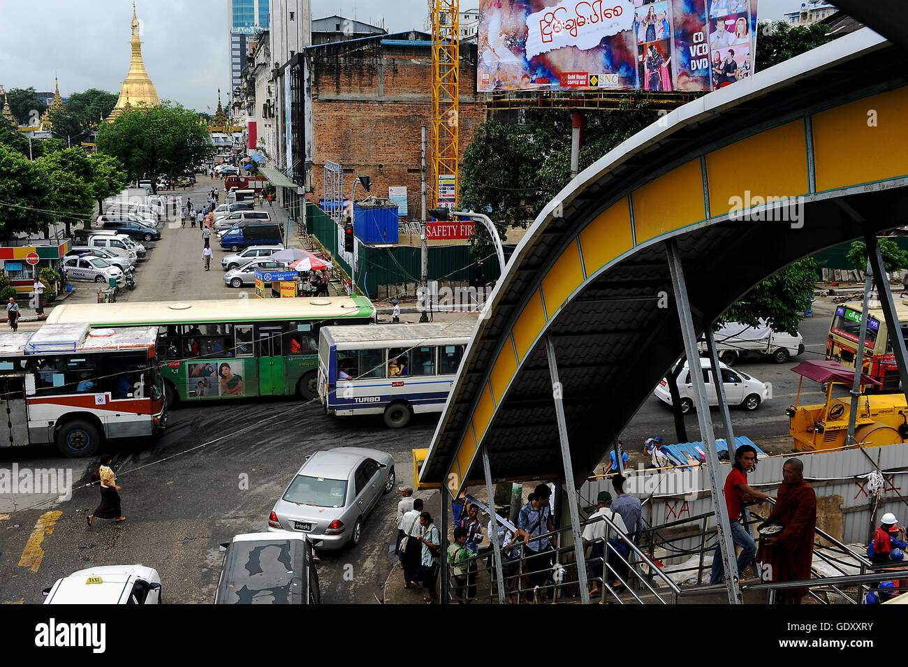 MYANMAR. Yangon. 2013. Sule Square Stock Photo - Alamy