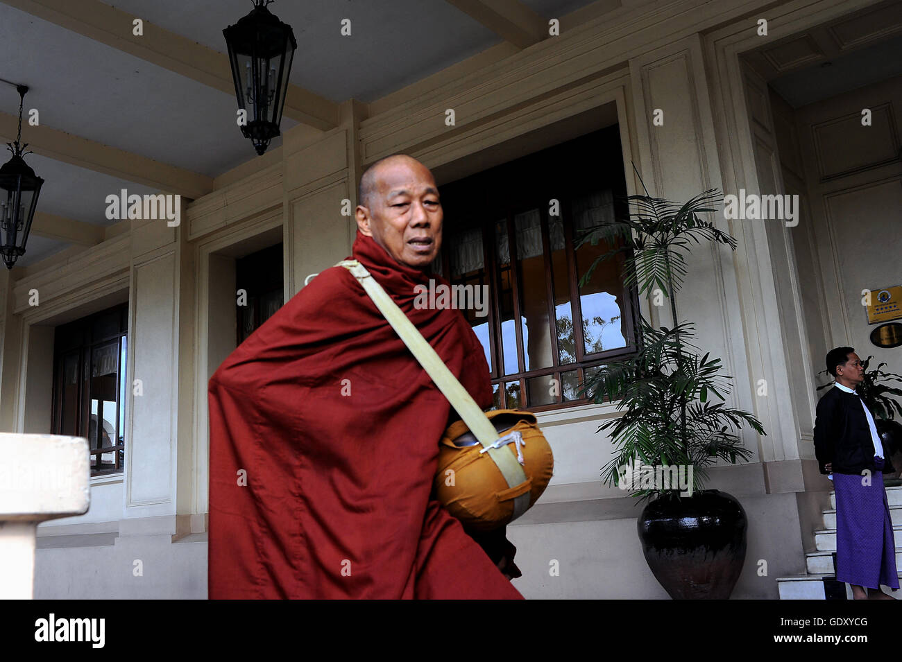 MYANMAR. Yangon. 2013. Buddhist monk Stock Photo - Alamy