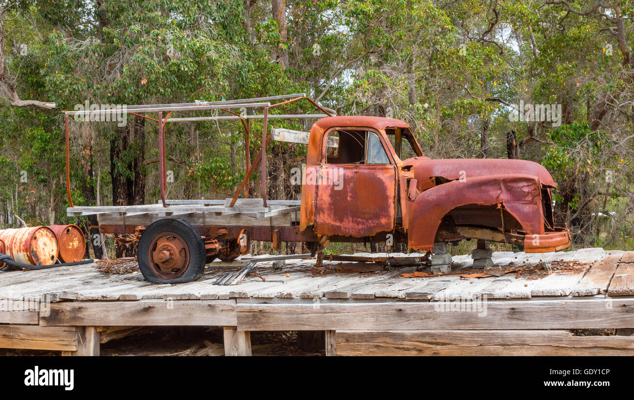 Rusty ute hi-res stock photography and images - Alamy