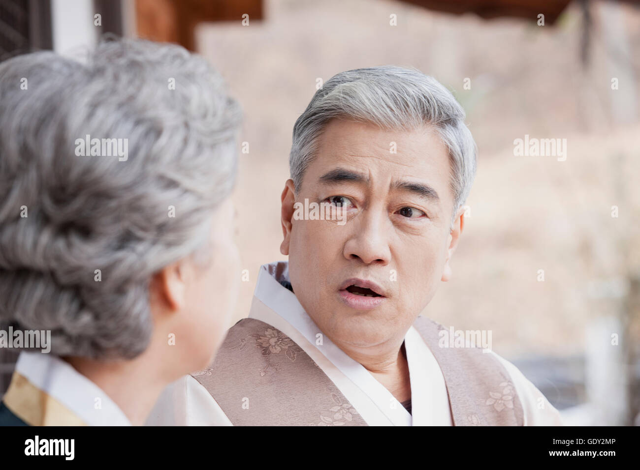 Korean man and woman traditional hi-res stock photography and images ...