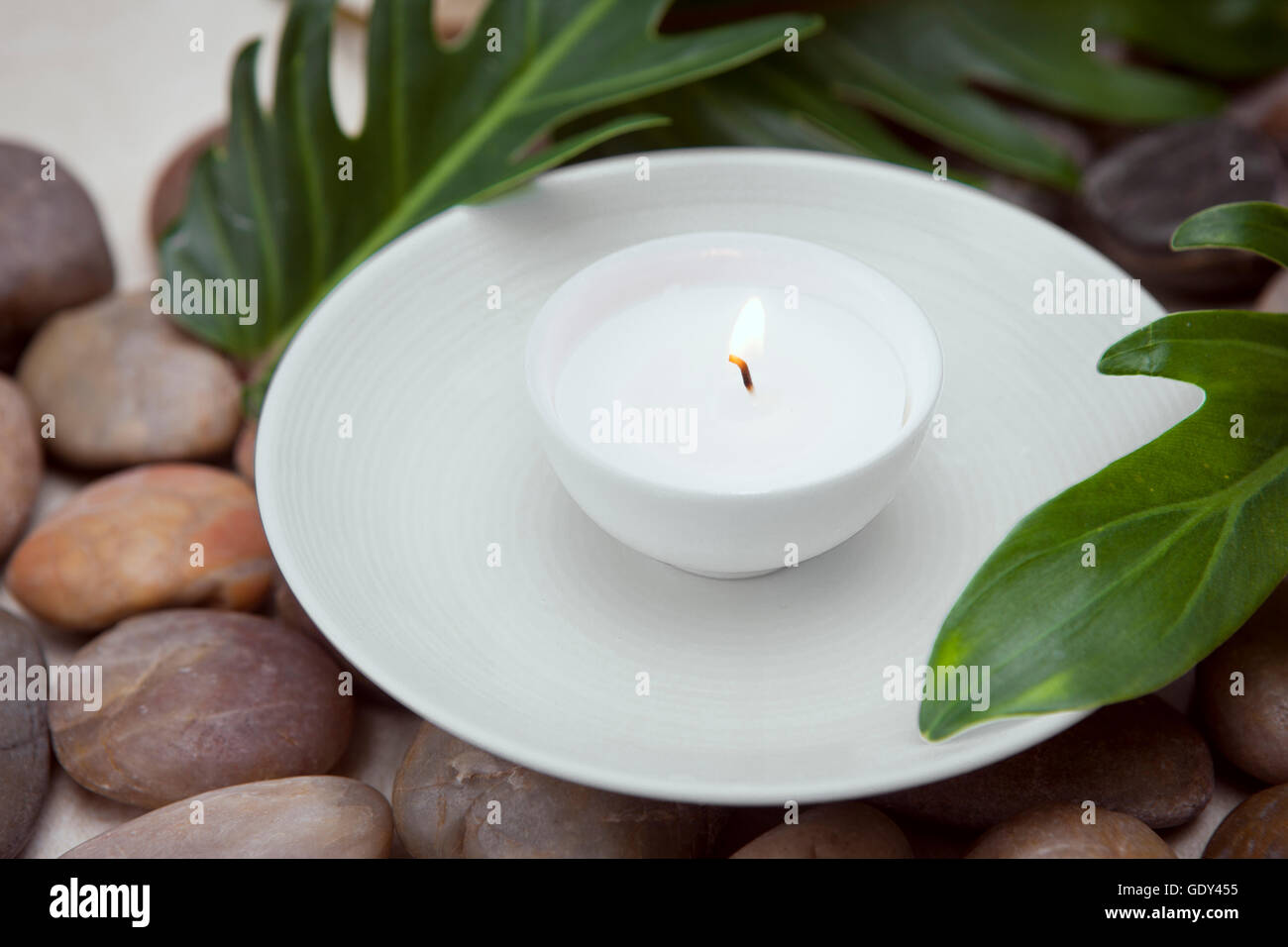 Candle plate hi-res stock photography and images - Alamy