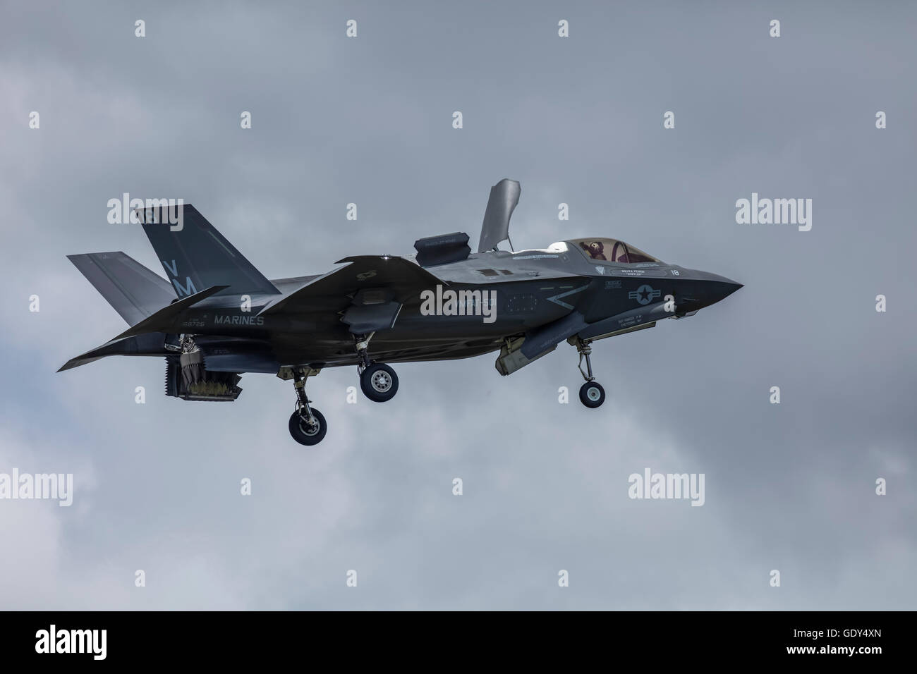 US Marines stealth supersonic F-32B Lightning II fighter jet in the UK ...