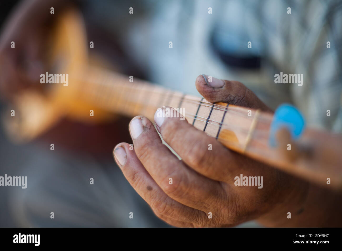 Baglama hi-res stock photography and images - Alamy