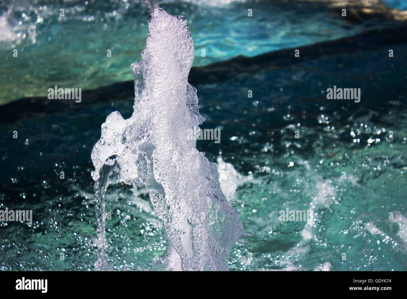 Sparkling water from fountain hi-res stock photography and images - Alamy
