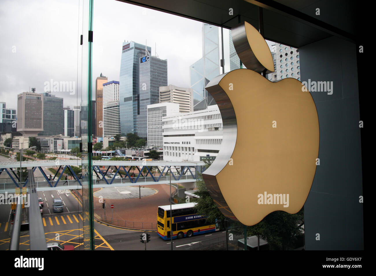 Apple store ifc centre hong kong hi-res stock photography and images ...