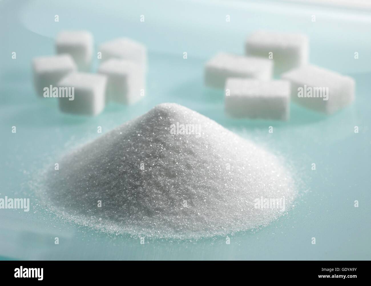 Sugar cubes eat hi-res stock photography and images - Alamy