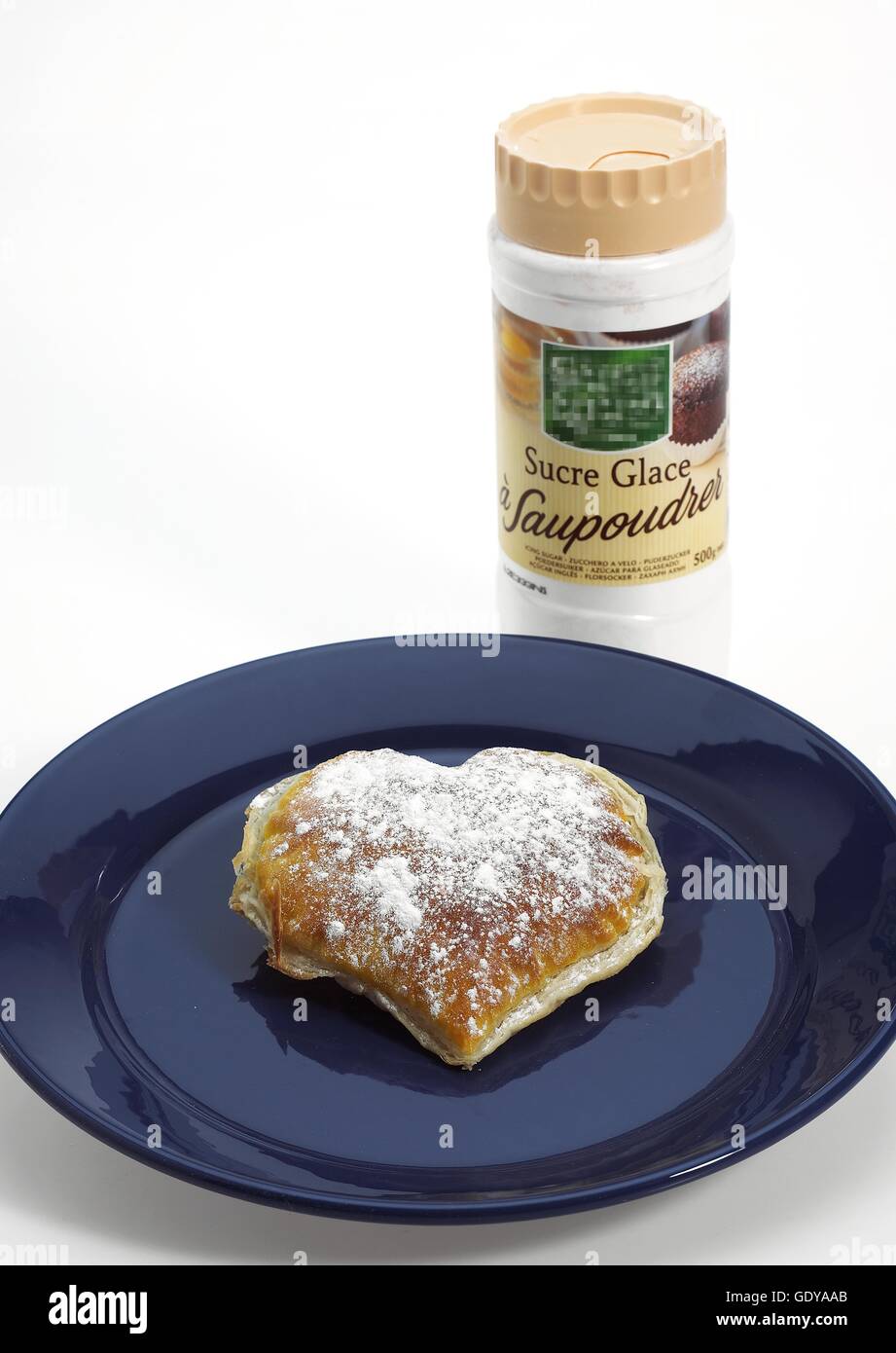 White icing sugar hi-res stock photography and images - Alamy