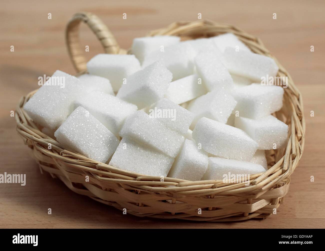 Sugar cubes eat hi-res stock photography and images - Alamy