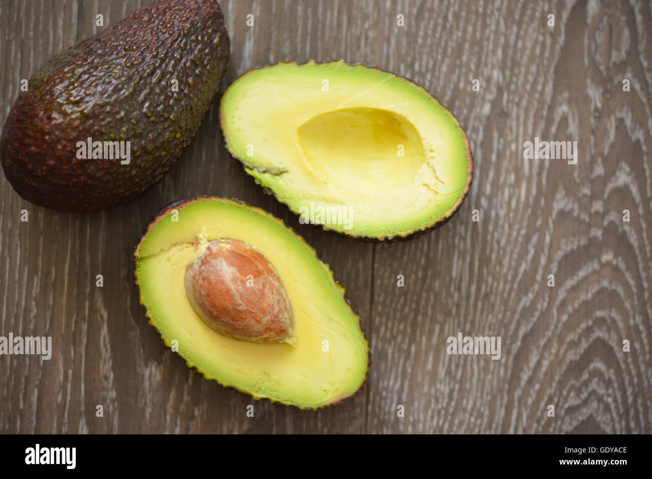 Fresh avocado fruit cross section Stock Photo - Alamy