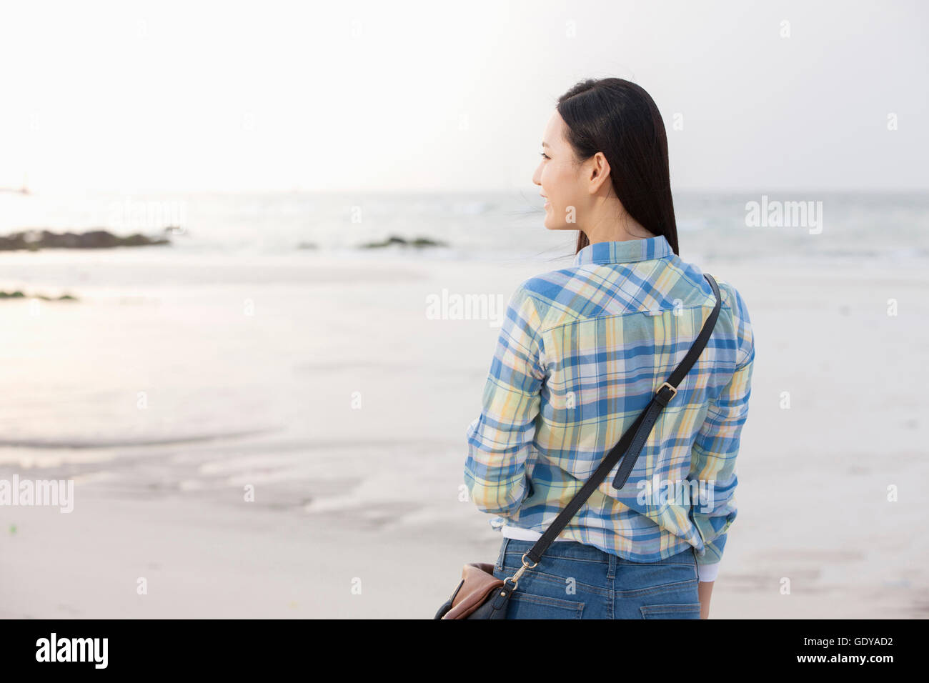 Back of woman beach hi-res stock photography and images - Alamy