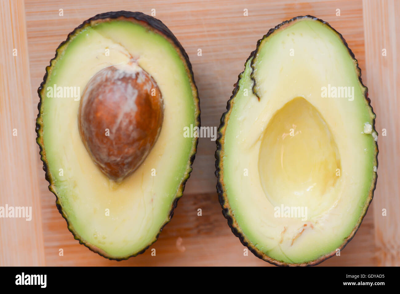 Fresh avocado fruit cross section Stock Photo - Alamy