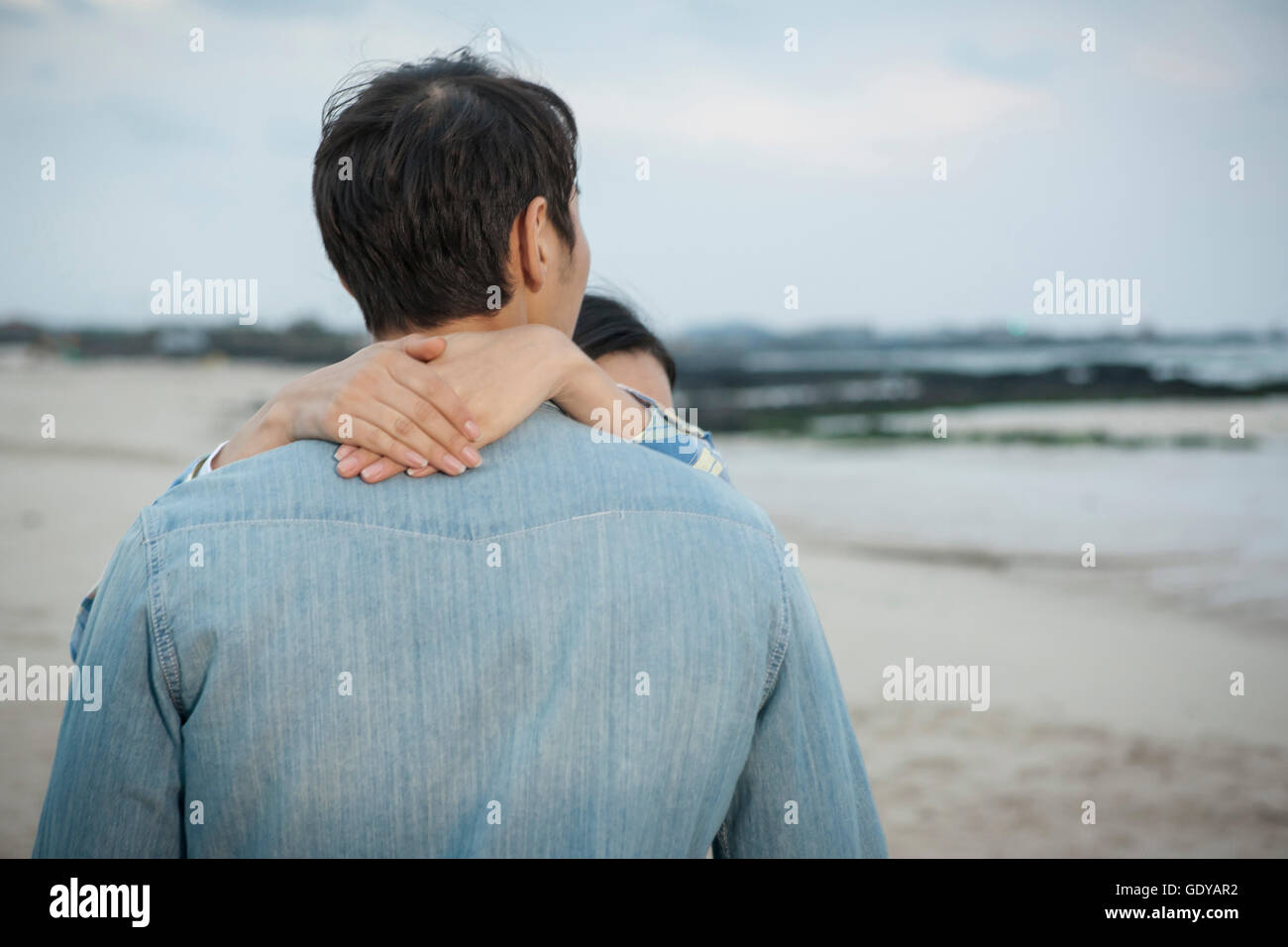 Hugging back hi-res stock photography and images - Alamy