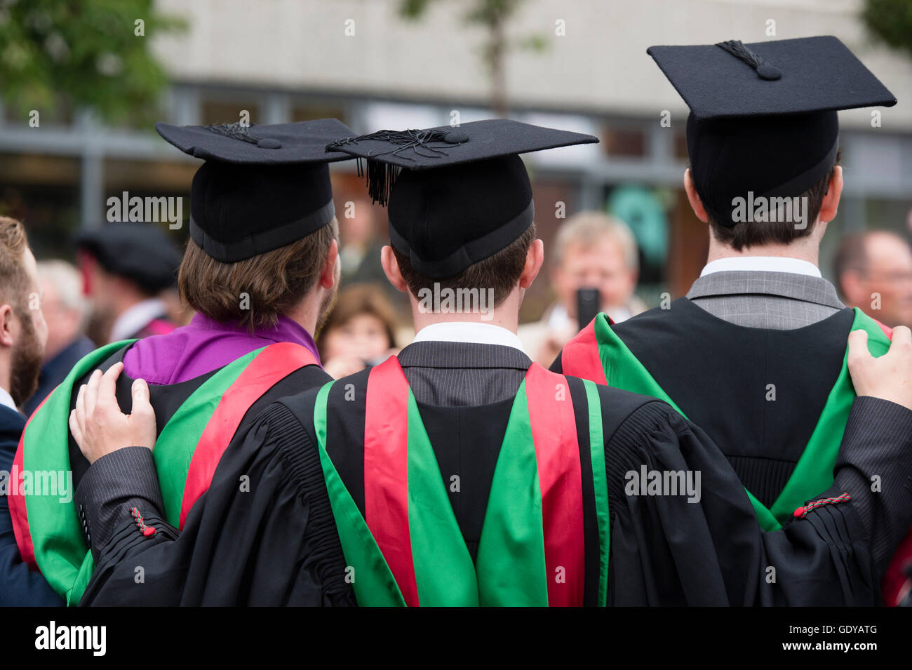 Graduate graduation graduating graduand hi-res stock photography and ...