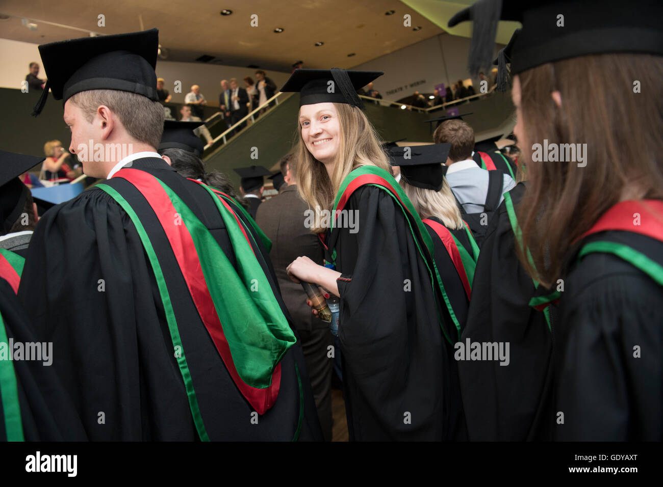Graduate graduation graduating graduand hi-res stock photography and ...