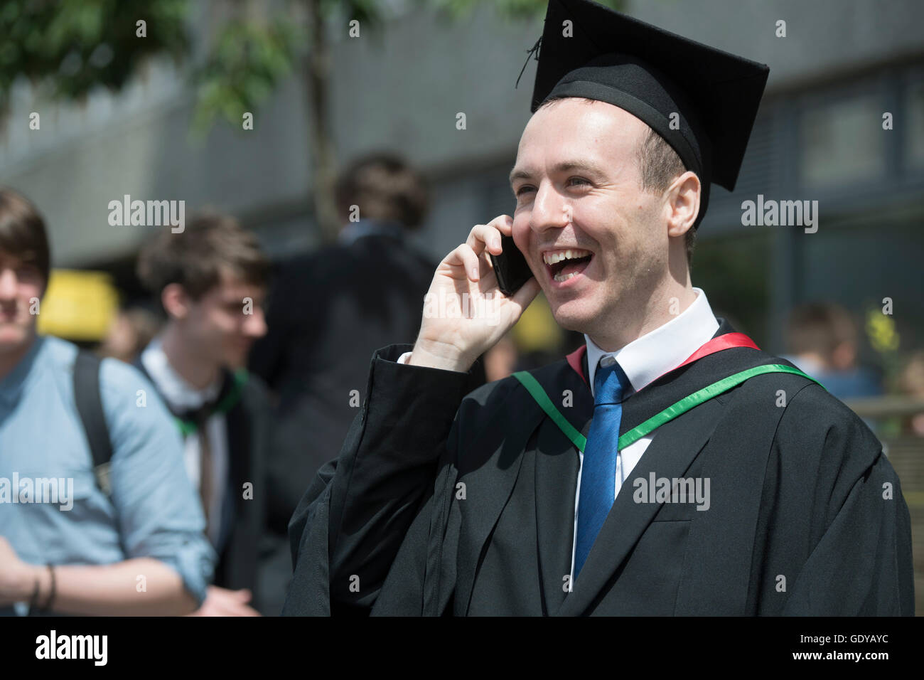 Uk graduates mobile hi-res stock photography and images - Alamy
