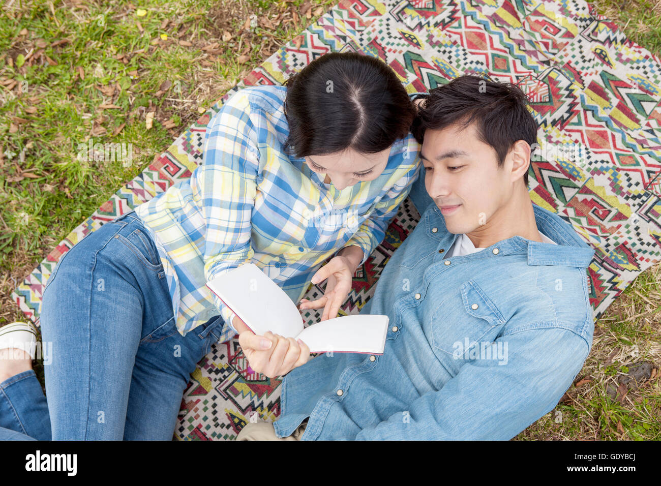 Book sharing hi-res stock photography and images - Alamy