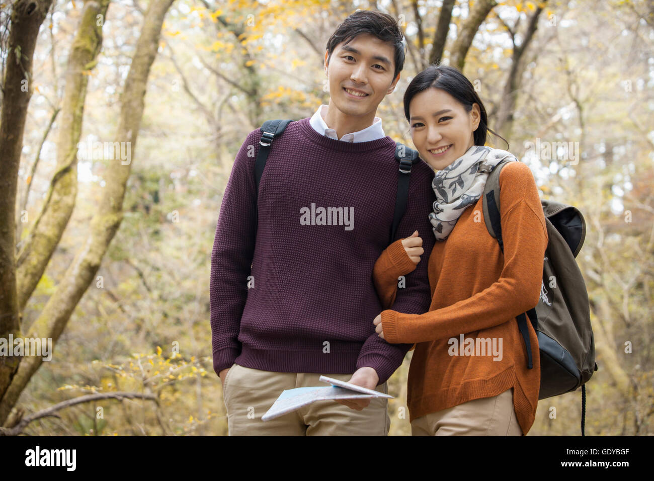 Arm in arm hi-res stock photography and images - Alamy