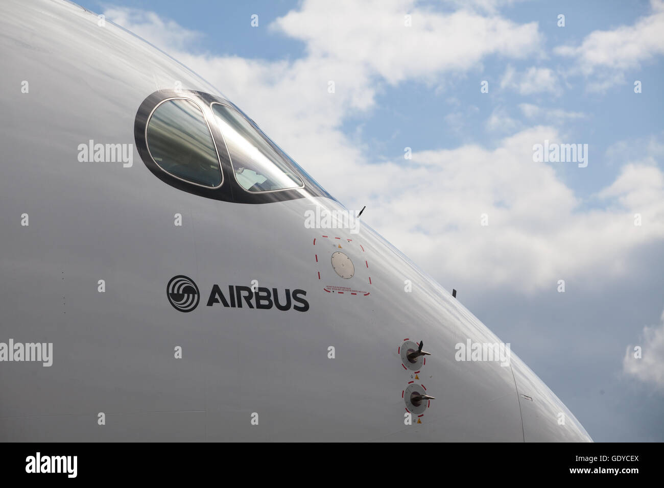 Airbus nose hi-res stock photography and images - Alamy