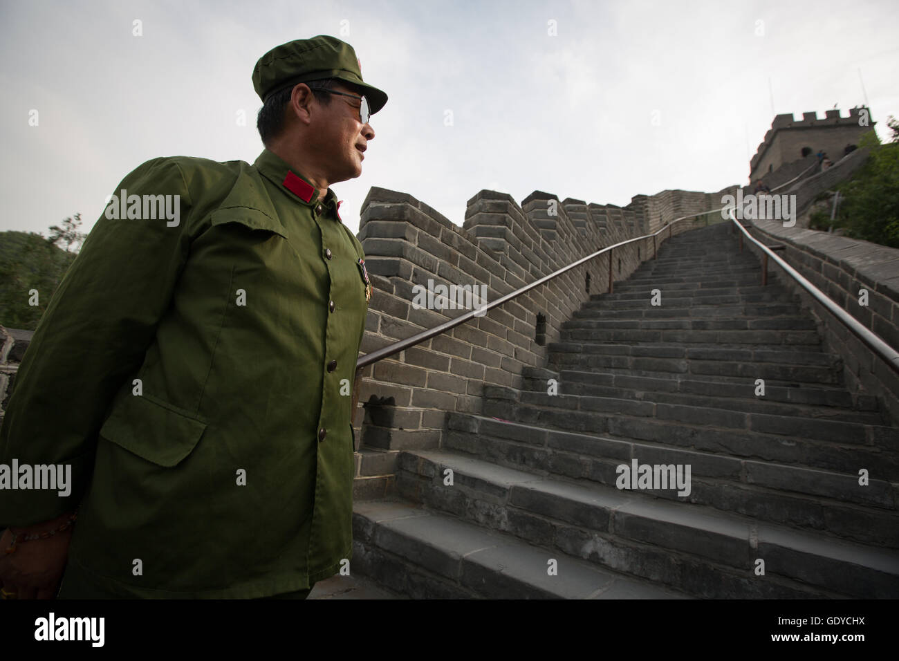 Chinese soldier at Juyongguan Great Wall, in Beijing, China Stock Photo ...