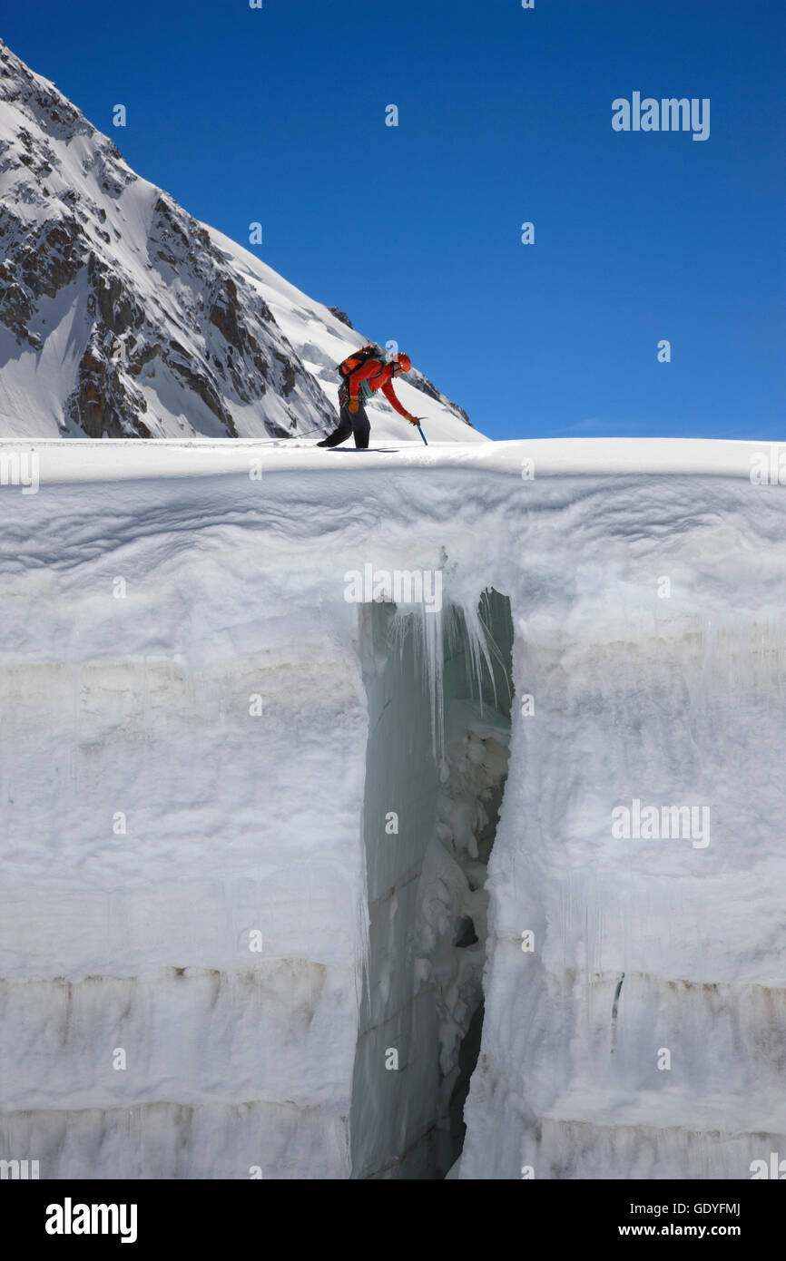 geography / travel, France, Alpinist crossing crevasses on the Geant ...