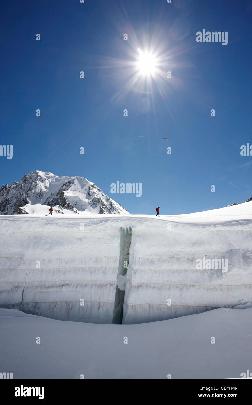 geography / travel, France, Alpinist crossing crevasses on the Geant ...