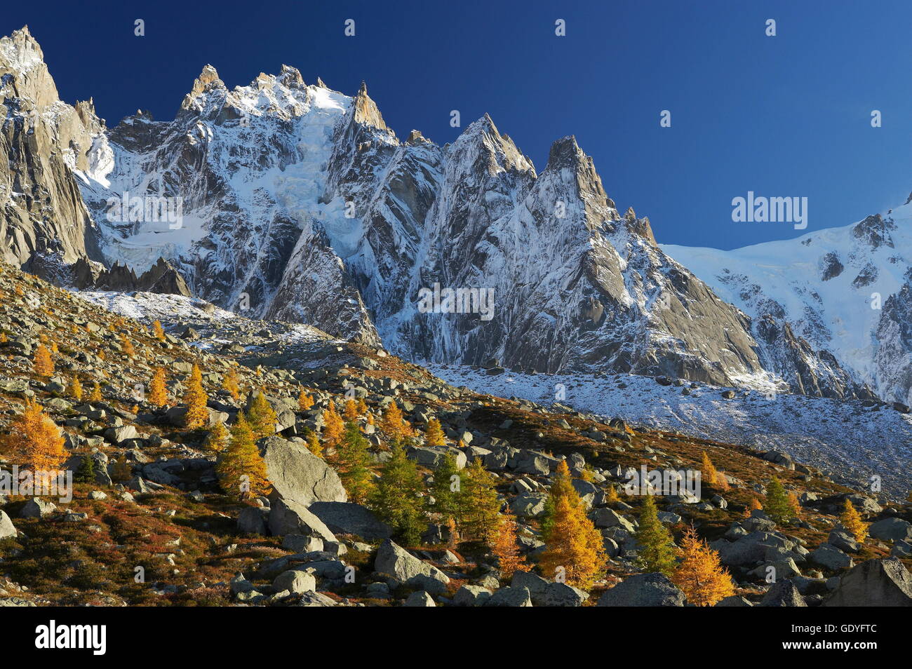 Aiguilles du chamonix mont hi-res stock photography and images - Alamy